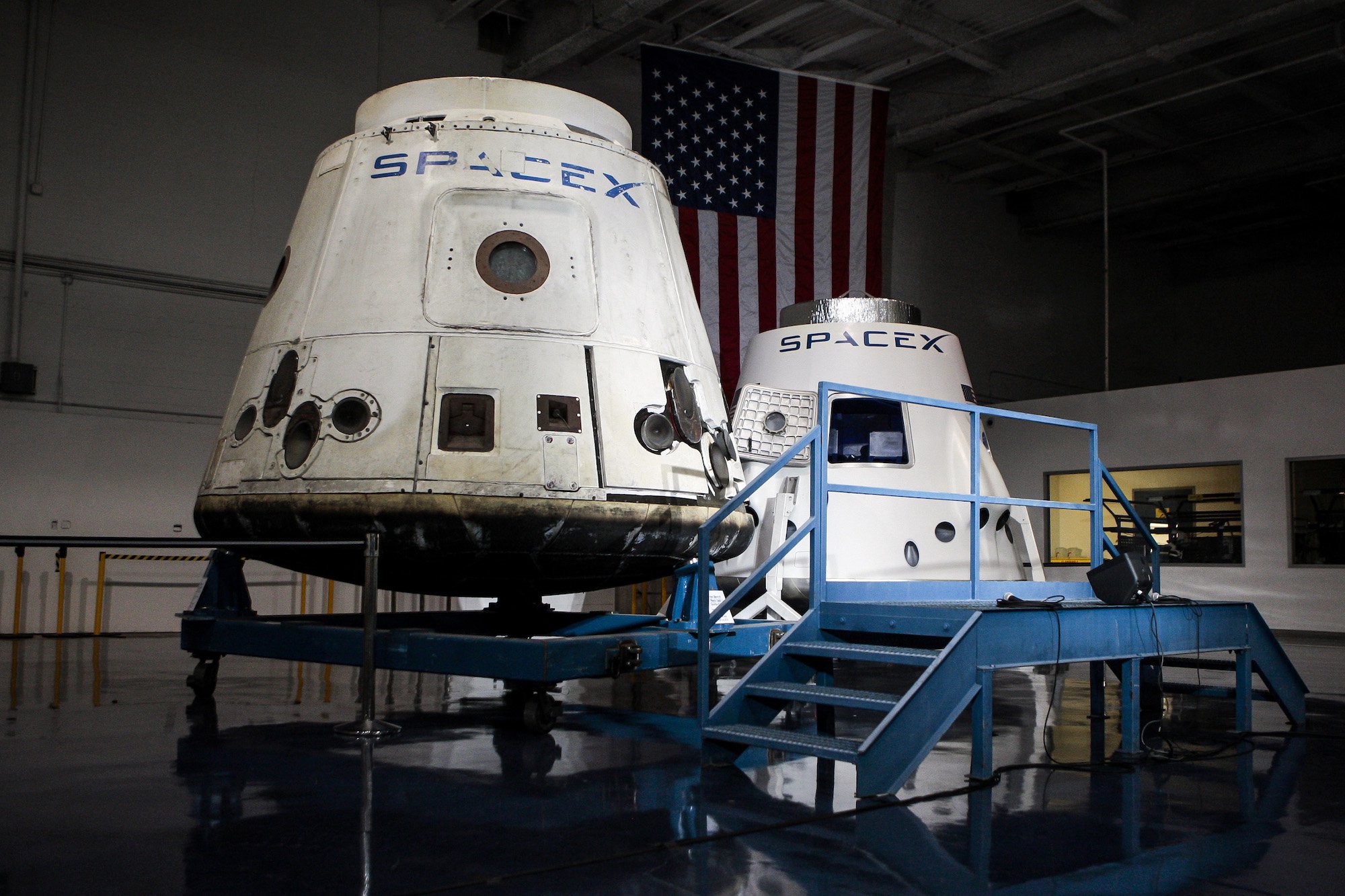 SpaceX-spacecrafts-the-Dragon-and-the-DragonRider-sit-on-display-at-the ...